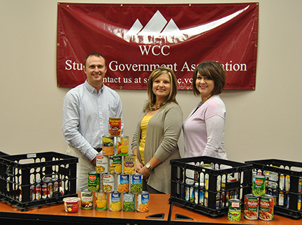 ETS Students Donate Food to WCC Pantry | Wytheville Community College